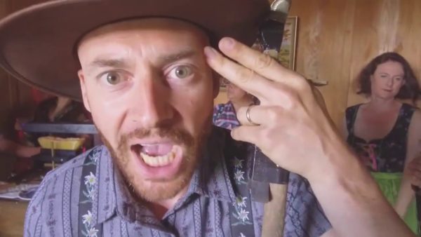 "Racler comme jamais" - CD-MENTIEL MAGAZINE